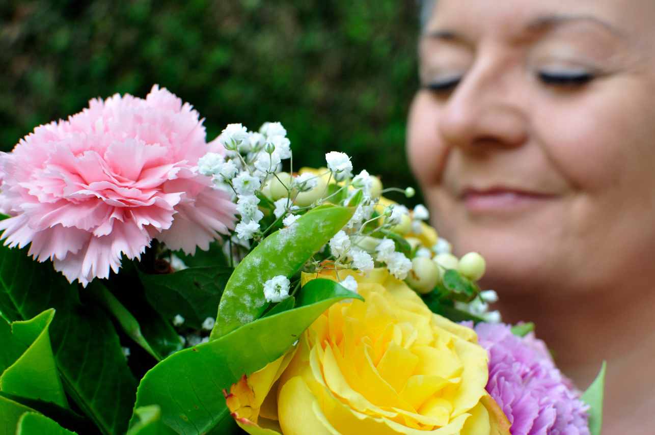 Trouvez le bouquet de fleurs parfait pour vos proches - Fleurs en Ligne ...